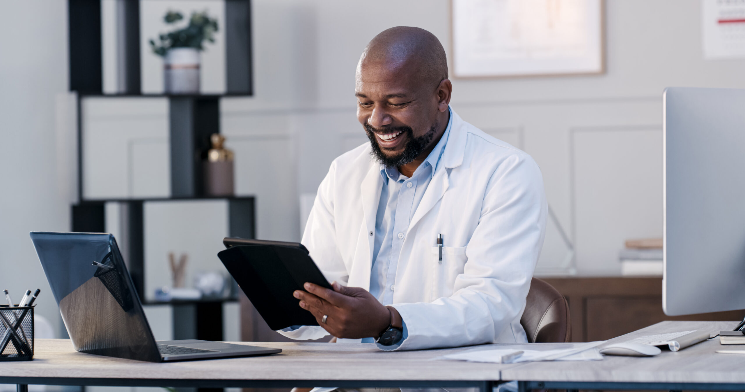 5 Ways to Make Extra Money as a Healthcare Professional
